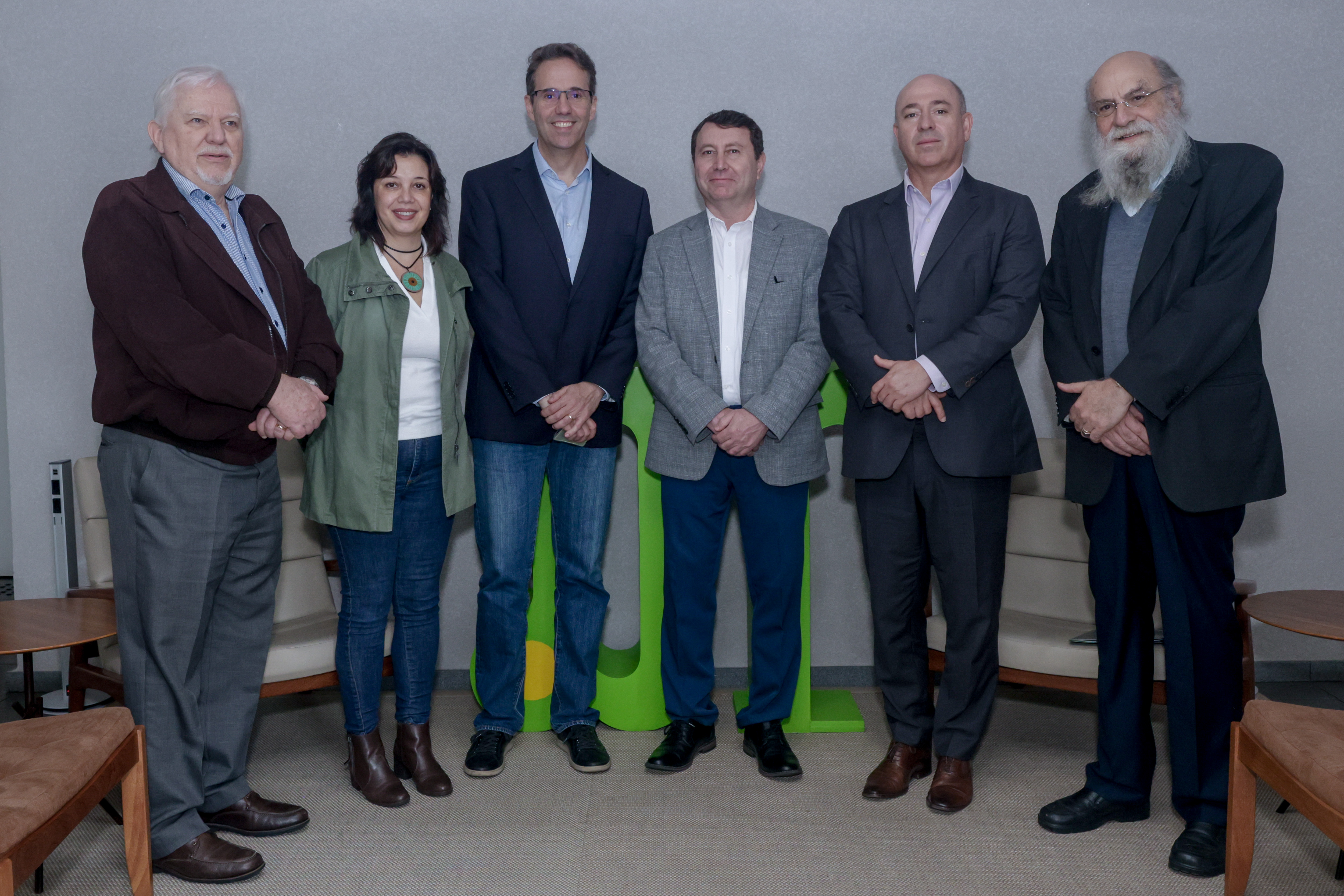 Em visita ao NIC.br, deputado federal David Soares conhece modelo de ...